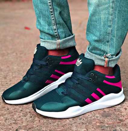 5 tips to identify fake Adidas shoes - Holostik